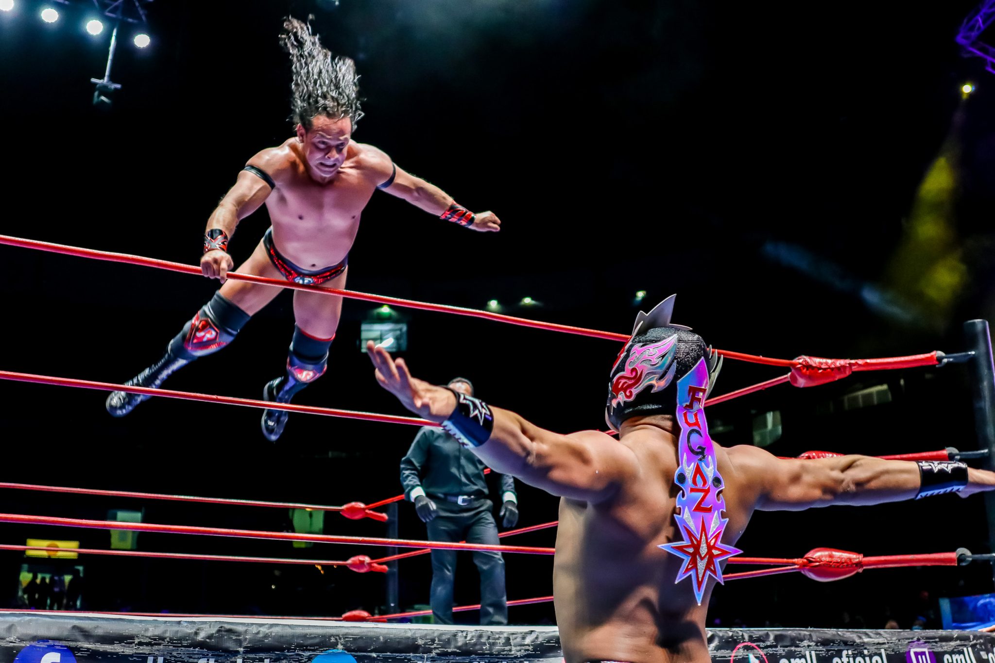 ¡VOLADOR JR. RETIENE SU CAMPEONATO, MEPHISTO VA TRAS EL ÁNGEL DE ORO ...